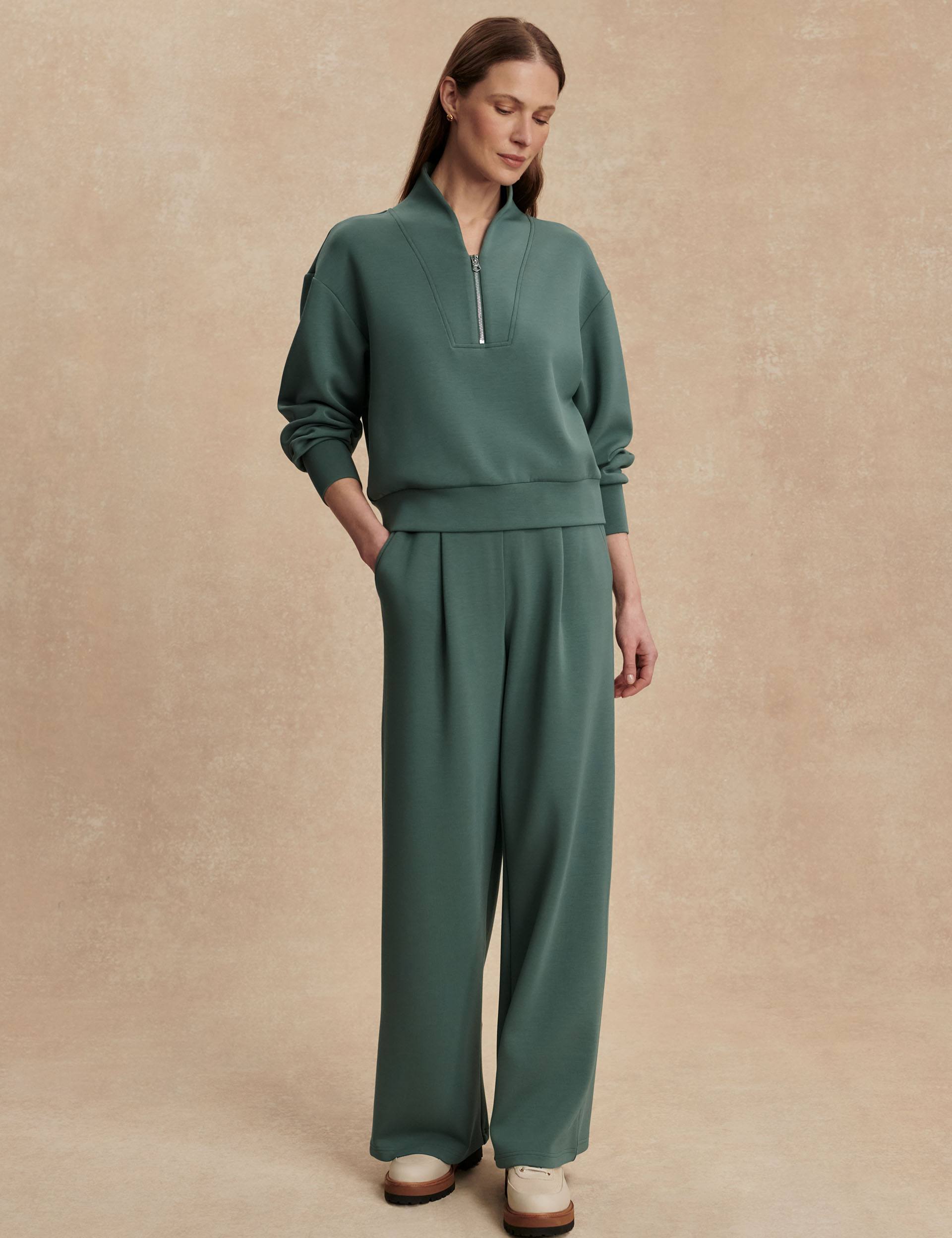 Varley | The Extra Wide Leg Pant 29.5" - Dark Forest | The Sports Edit